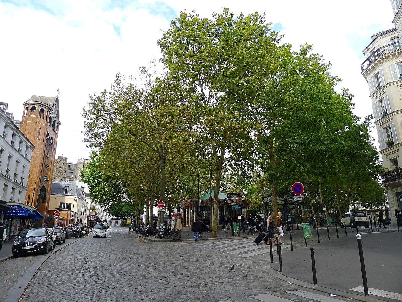 La place des Abbesses à Paris