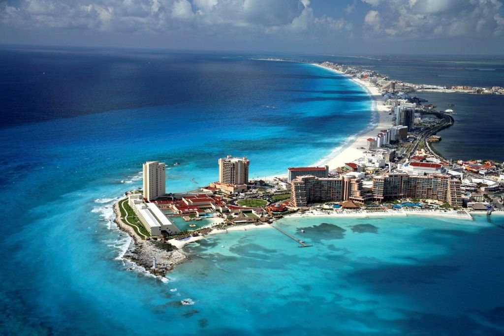 ( Beach of Cancún - Safa in la but uploaded by Mardetanha — Lien )